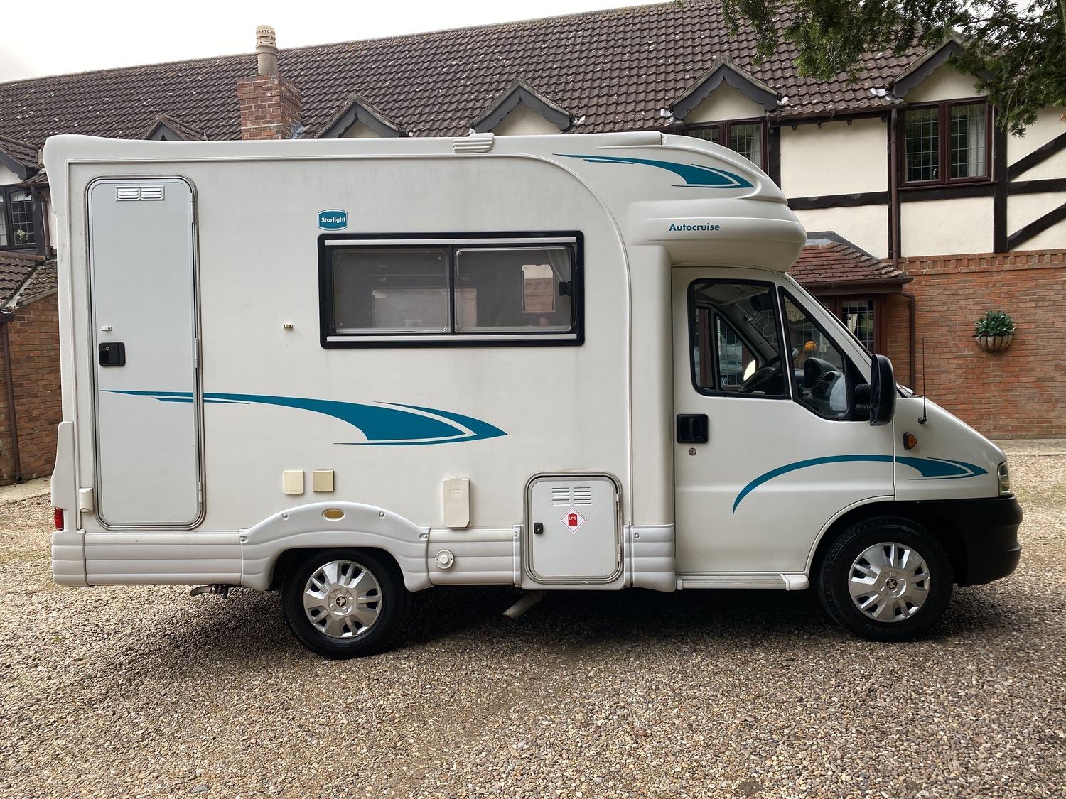 Autocruise Starlight Luxury 2 Berth Compact 5.3m Motorhome 55reg ...