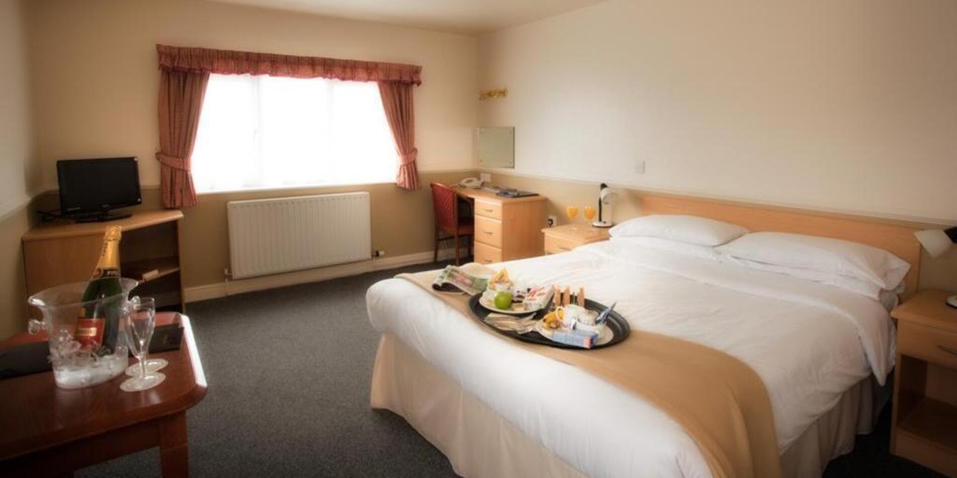 Moreton Park Hotel | Hotel Chirk | Restaurant Pub Carvery Chirk ...