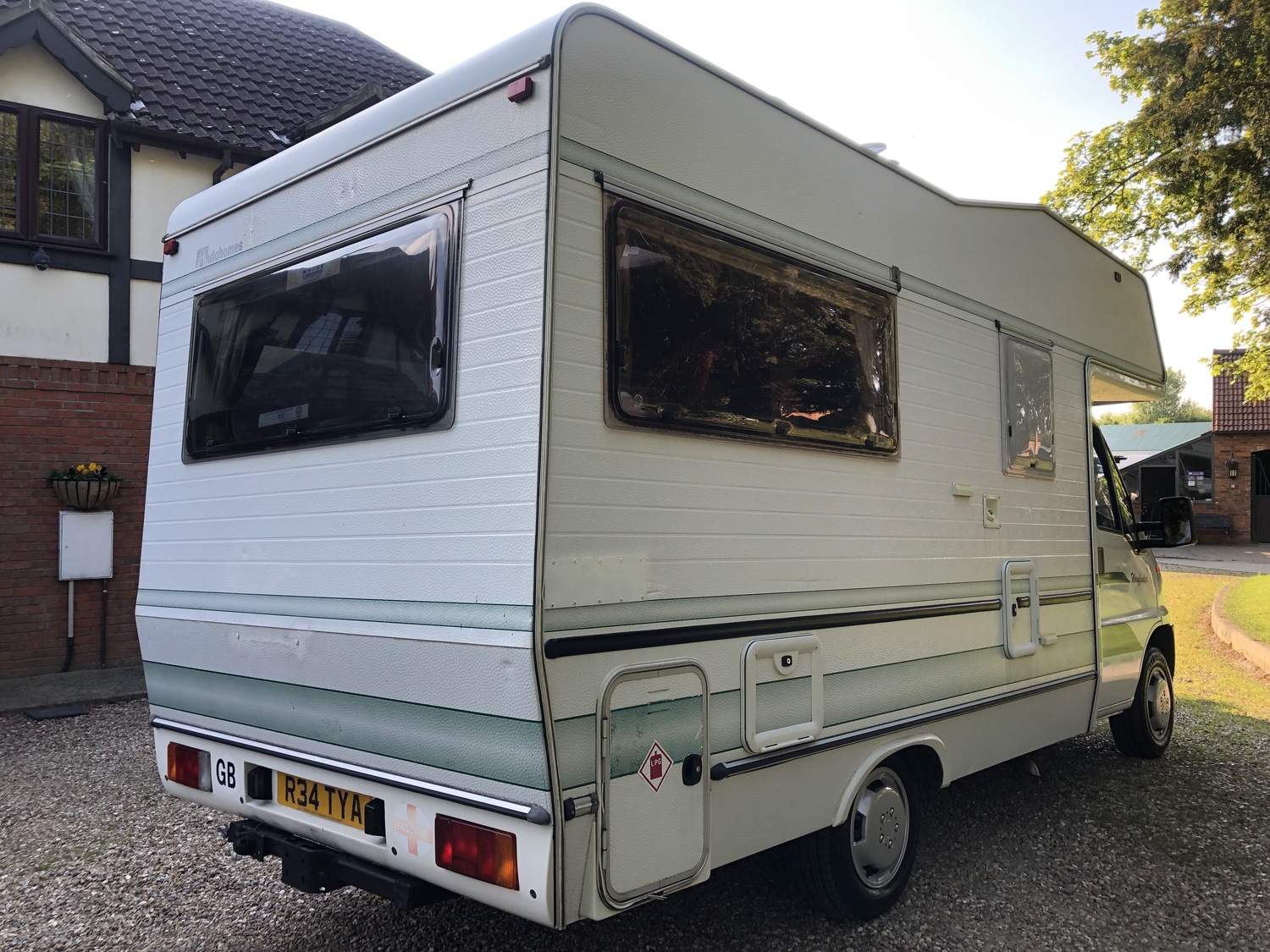 Autohomes Wayfinder Motorhome 4 Berth - 1997 Peugeot Boxer 1.9TD ...