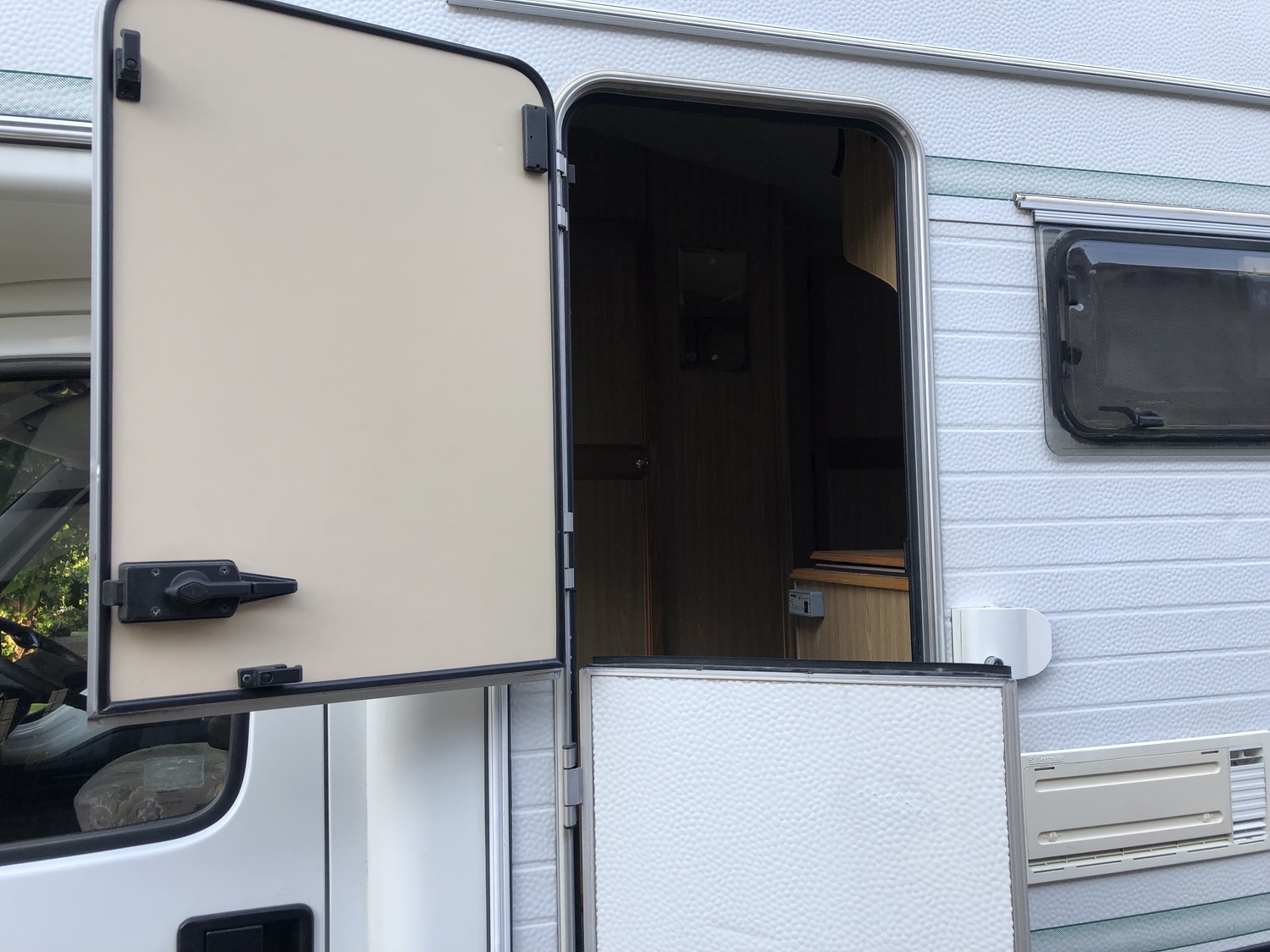 Autohomes Wayfinder Motorhome 4 Berth - 1997 Peugeot Boxer 1.9TD ...